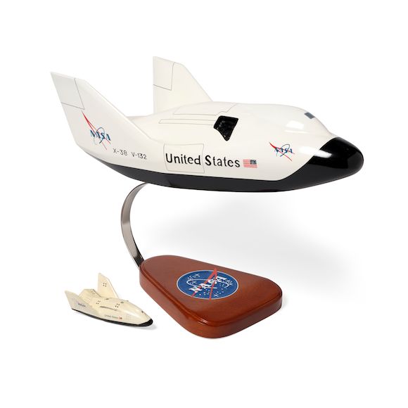 Bonhams : SCALED COMPOSITES/NASA X-38 CRV V132 CONTRACTOR'S MODEL ...