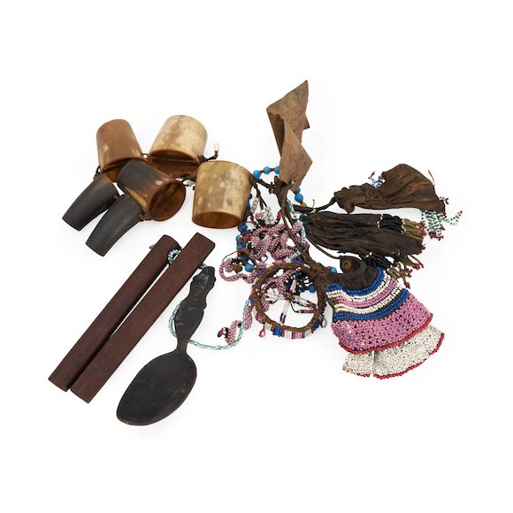 Bonhams Skinner : A collection of Zulu witch doctor's items spoon lg. 6 ...