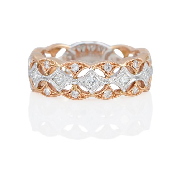 Bonhams : AN 18K BI-COLOR GOLD AND DIAMOND RING