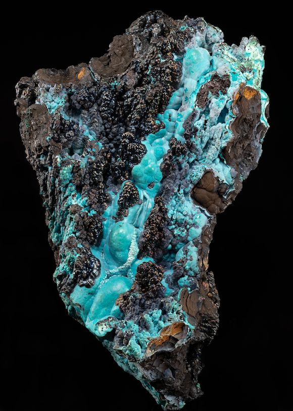 Bonhams : Heterogenite on Chrysocolla