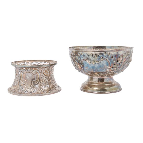 Bonhams : AN ENGLISH STERLING SILVER POTATO RING AND FOOTED CENTER BOWL ...