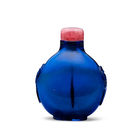Bonhams : A SAPPHIRE-BLUE GLASS SNUFF BOTTLE Late 18th/19th century