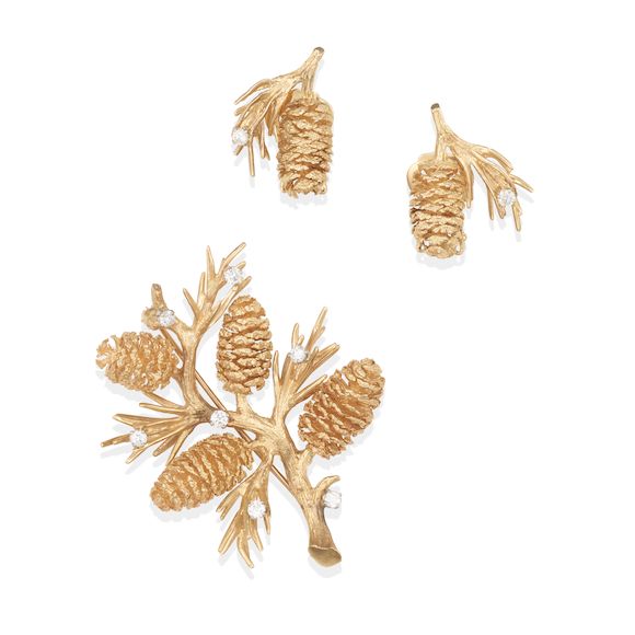 Bonhams : A 14K GOLD AND DIAMOND BROOCH AND EARCLIP SET, ATTRIBUTED TO ...