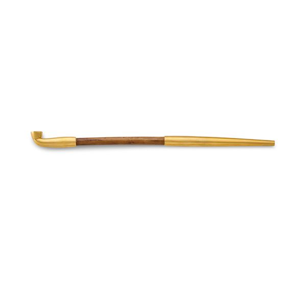 Bonhams : A SOLID GOLD KISERU KANAGU (SET OF PIPE FITTINGS) AND BAMBOO ...