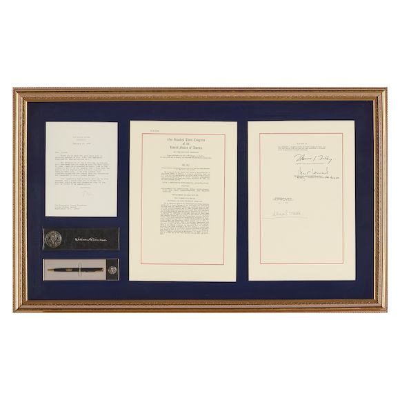 Bonhams : A BILL CLINTON PRESIDENTIAL SIGNING PEN Blue Cross pen with ...