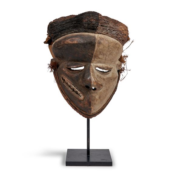 Bonhams Skinner : A Pende mask ht. 11 1/2 in.