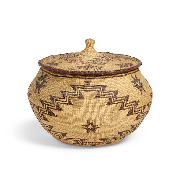 Bonhams : A large Atsugewi lidded basket