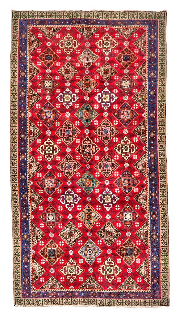 Bonhams Skinner : PERSIAN LONG RUG 4 ft. 11 in. x 9 ft. 5 in.