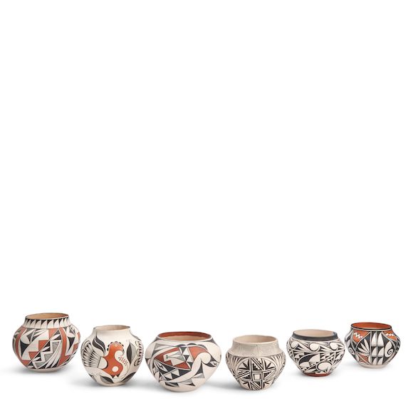 Bonhams Skinner : SIX MODERN ACOMA POTTERY JARS
