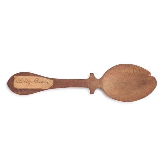 Bonhams Skinner : A CIVIL WAR CARVED WOOD LIBBY PRISON SPOON.