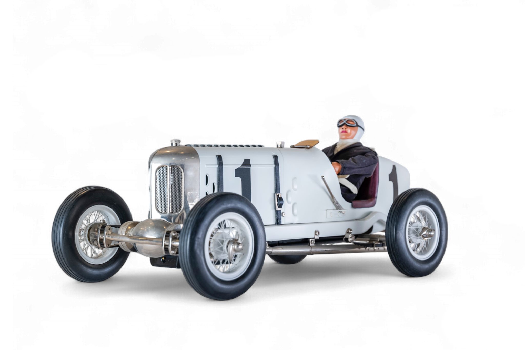 Bonhams Cars : A boxed, 1:8 scale, 1926 Miller #1 race car model ...