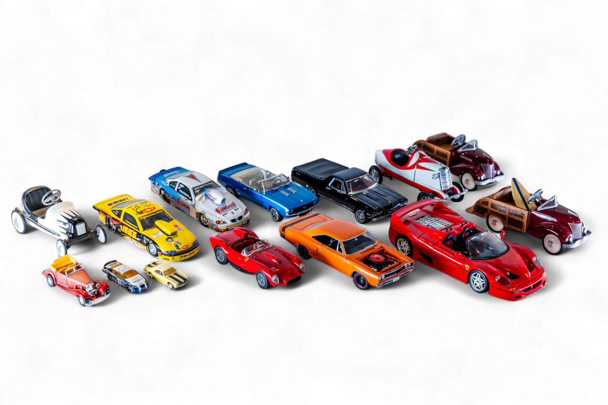 Bonhams Cars : A grouping of various scale die-cast model cars,