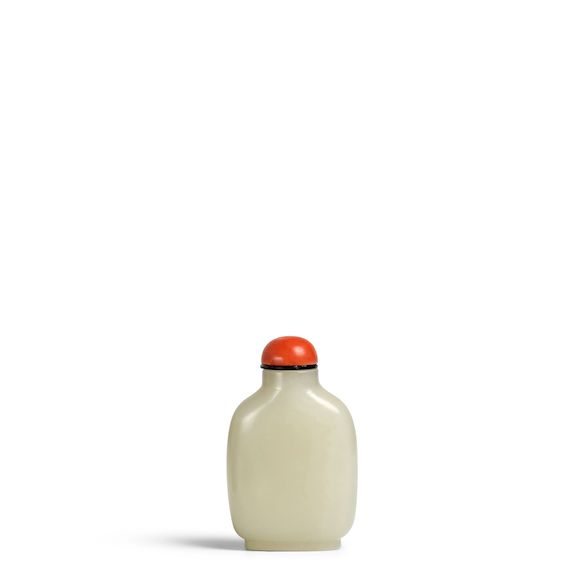 Bonhams : A ROUNDED RECTANGULAR WHITE JADE SNUFF BOTTLE 1770-1830 ...